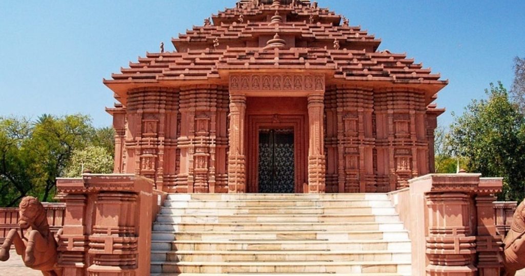 Discover The Historic Sun Temple Of Gwalior, 530 AD